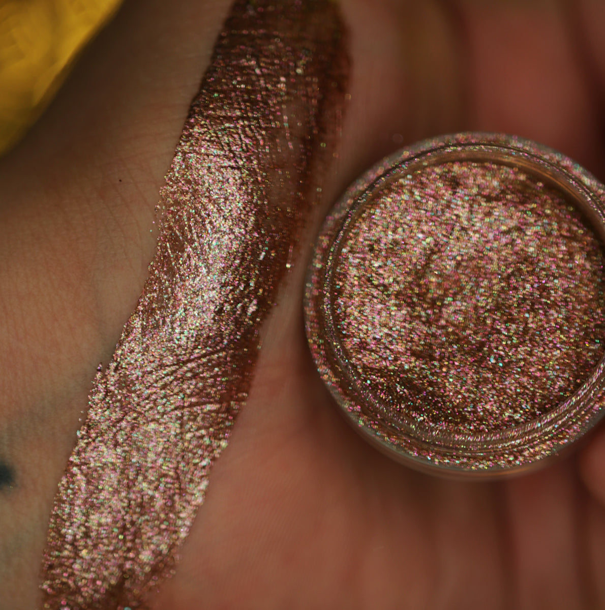 ZION DIAMOND PRISMATIC PIGMENT – JelliWink Cosmetics LLC